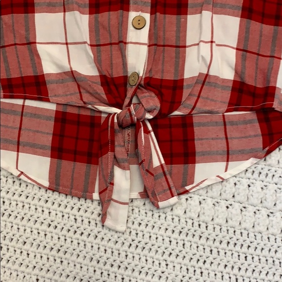 Universal Thread | Tops | Universal Thread Goods Co Plaid Knotted Crop ...